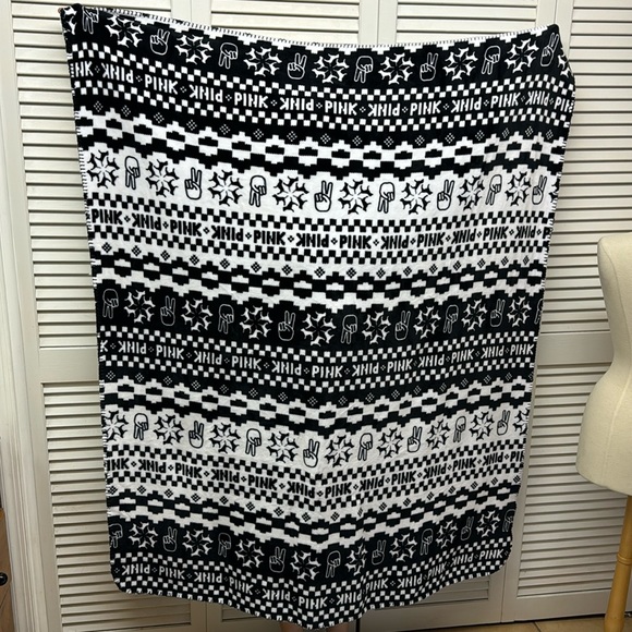 PINK Victoria's Secret | Bedding | Pink Victorias Secret Throw Blanket ...